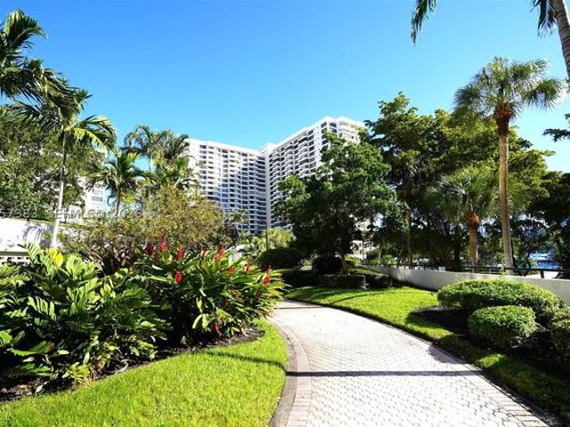 2500 Parkview Dr Apt 616, Hallandale Beach, FL 33009