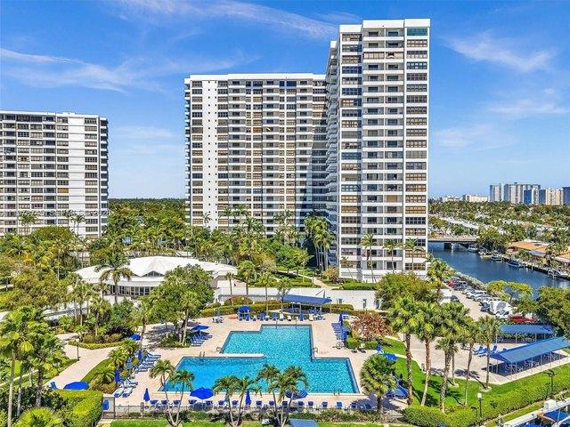 2500 Parkview Dr Apt 1108, Hallandale Beach, FL 33009