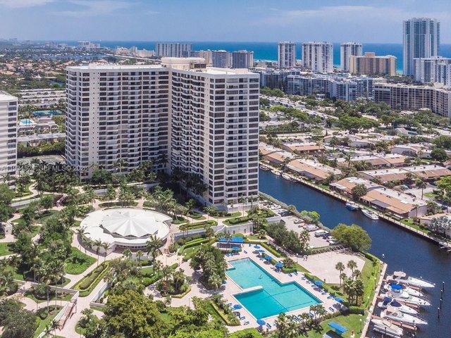 2500 Parkview Dr Apt 2401, Hallandale Beach, FL 33009
