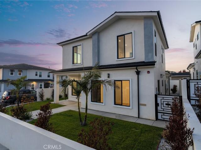 2500 Phelan Ln, Redondo Beach, CA 90278 | MLS #SB26087 | Compass