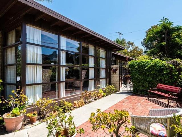 2500 Pine Ave, Manhattan Beach, CA 90266