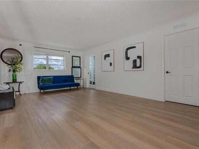 2500 SW 81st Ave Apt 304, Davie, FL 33324