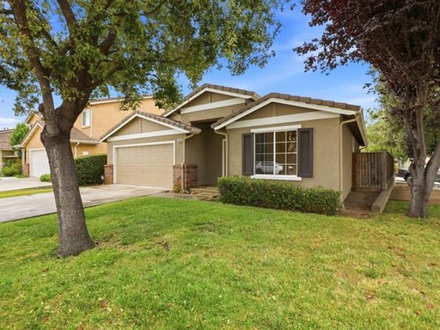 2500 Sadies Dr, Hollister, CA 95023