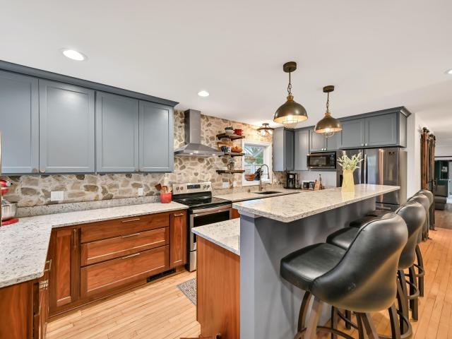 2500 W Hemlock Rd