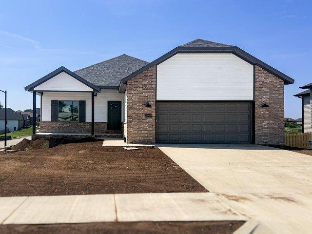 2500 W Webb Rd, Ozark, MO 65721
