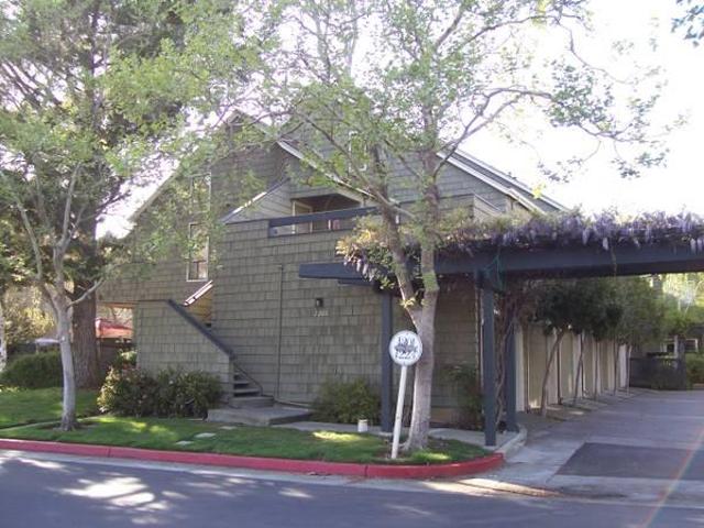 $2500 1 bed + Loft bedroom Condo 2 Bath