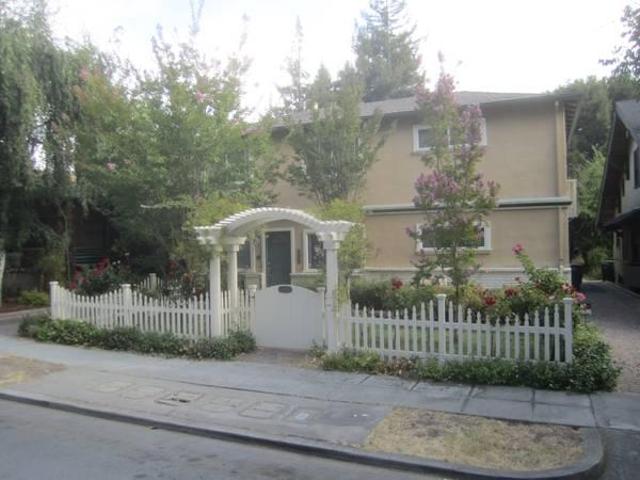 $2500 / 1br 700ft² Prime Downtown Location, Updated Unit