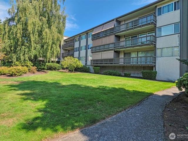 2500 81st Ave SE Apt 329, Mercer Island, WA 98040