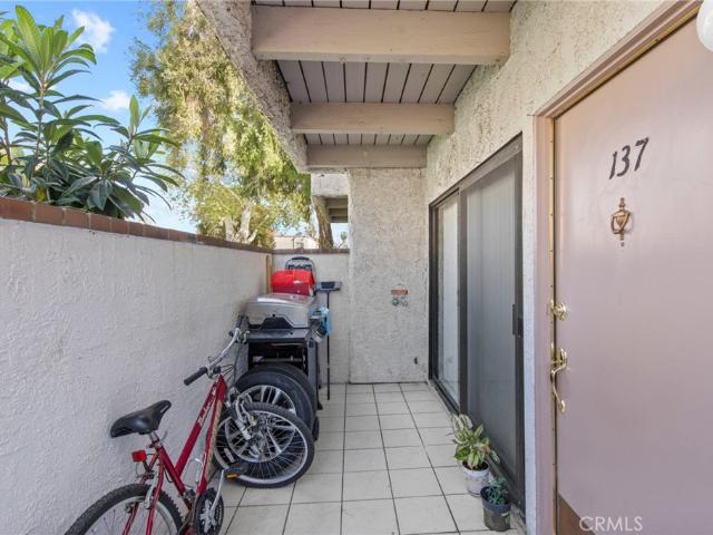 25019 Peachland Ave, Unit 137, Newhall, CA 91321 | MLS #SR26058