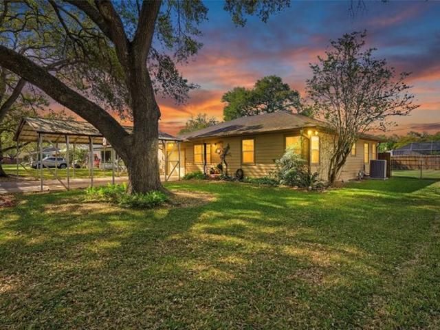 2501 Marguerite St, Bay City, TX 77414