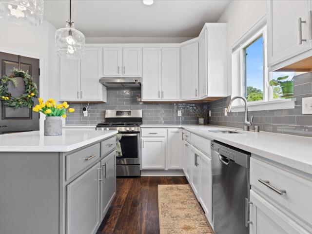 2501 Marie Cir