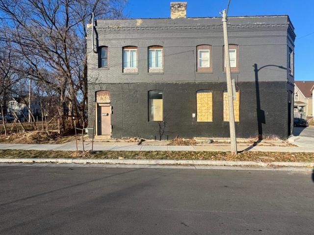 2501 N 35th St
