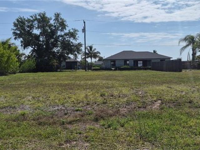 2501 NE 19th Pl, Cape Coral, FL 33909