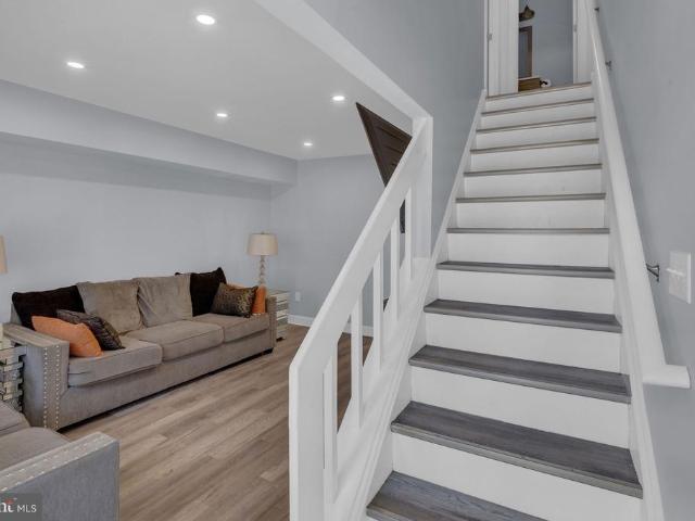 2501 Oleander Court