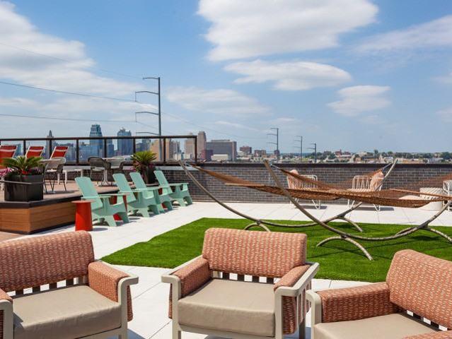 2501 Beacon Hill 2 Bedroom Apartment for Rent at 2501 Troost Ave, Kansas City, MO 64108 Beacon Hills