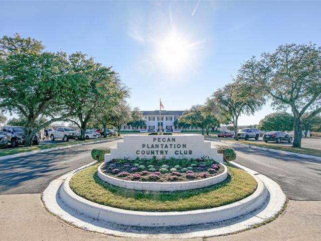 2501 Birchwood Dr, Granbury, TX 76049