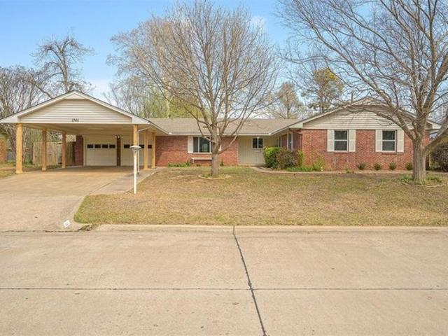 2501 Brentwood Dr, Norman, OK 73069