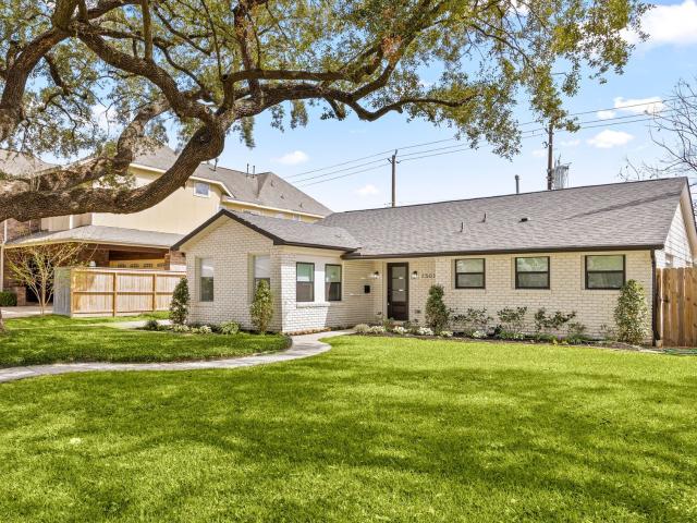 2501 Briarhurst Dr, Houston, TX
