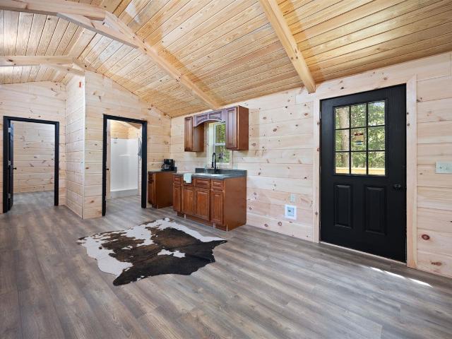 2501 Chestnut Grove Road