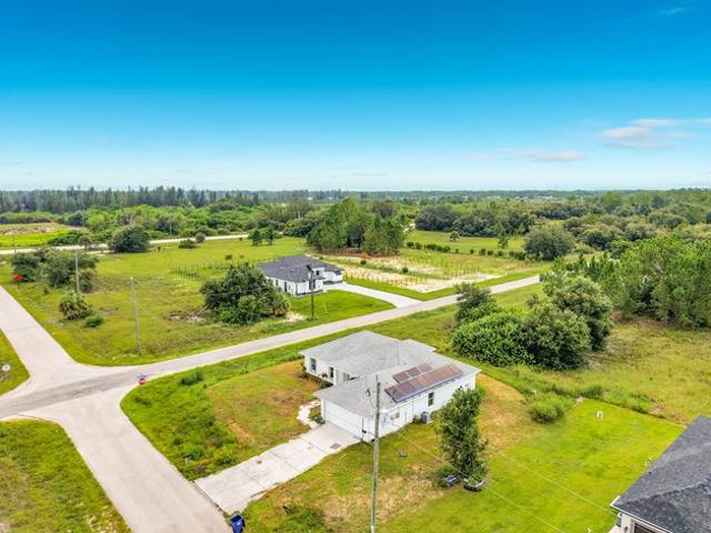 2501 E 17th St, Lehigh Acres, FL 33972