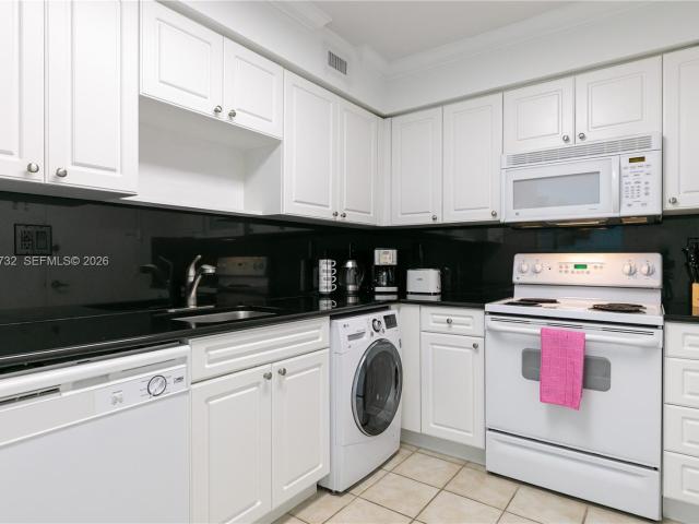 2501 S Ocean Dr, Unit 1008, Hollywood, FL 33019 | MLS #A12035