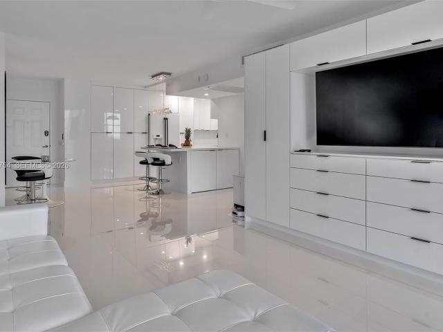 2501 S Ocean Dr, Unit 1515, Hollywood, FL 33019 | MLS #A11992