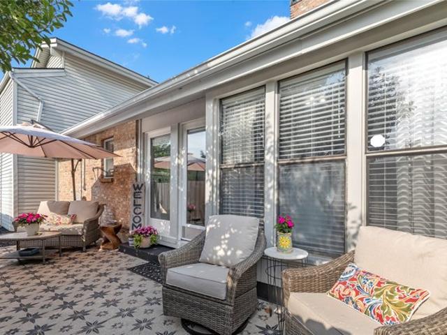 2501 Shady Ridge Dr, Bedford, TX 76021