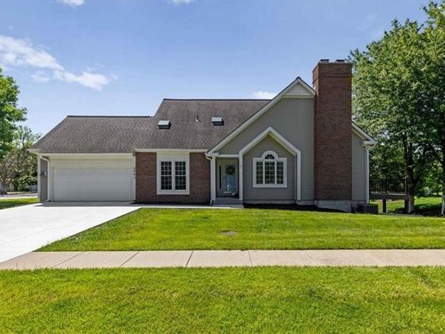 2501 W 137th Pl, Leawood, KS 66224