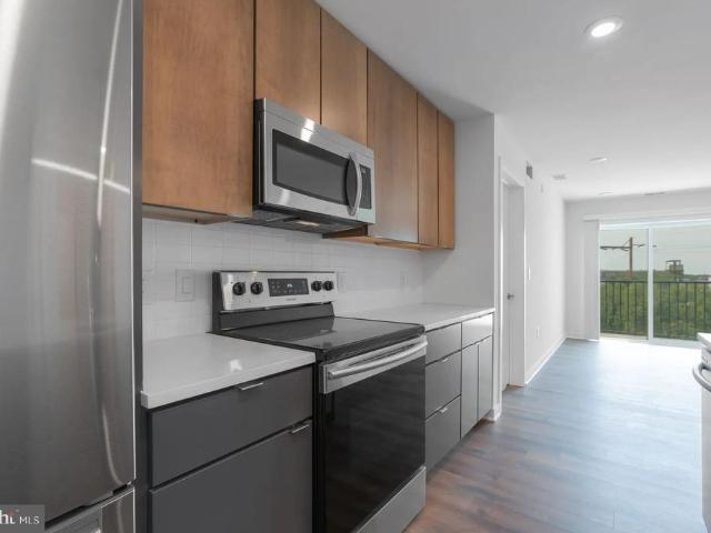 2501 Washington Avenue # 301