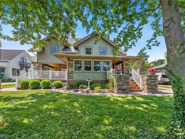 25021 Lakeview Dr, Bay Village, OH 44140