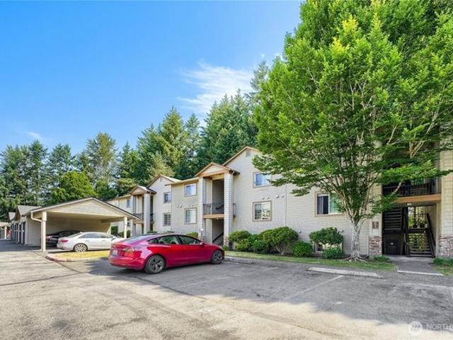 25025 SE Klahanie Blvd Apt B202, Sammamish, WA 98029