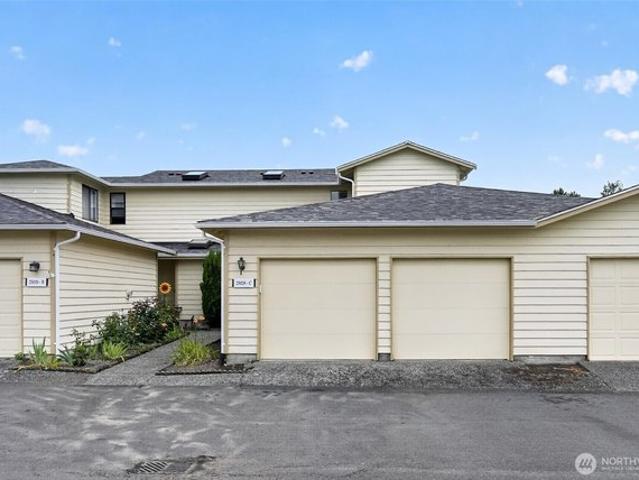 25028 th Ave SE Apt C, Kent, WA 98030
