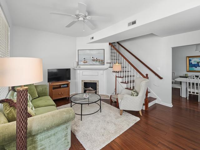 2502 Oberon Ave