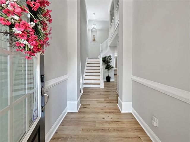 2502 Gadsen Walk