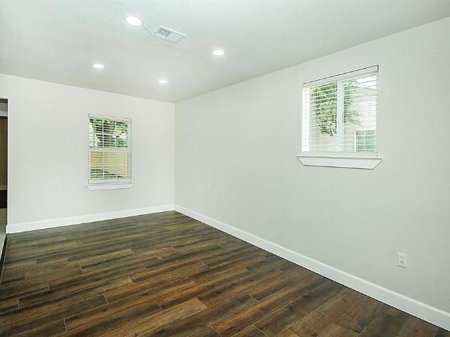 2502 Helmet Street