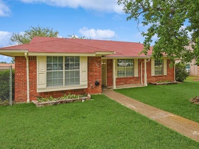 2502 High Hollow Dr, Garland, TX 75041