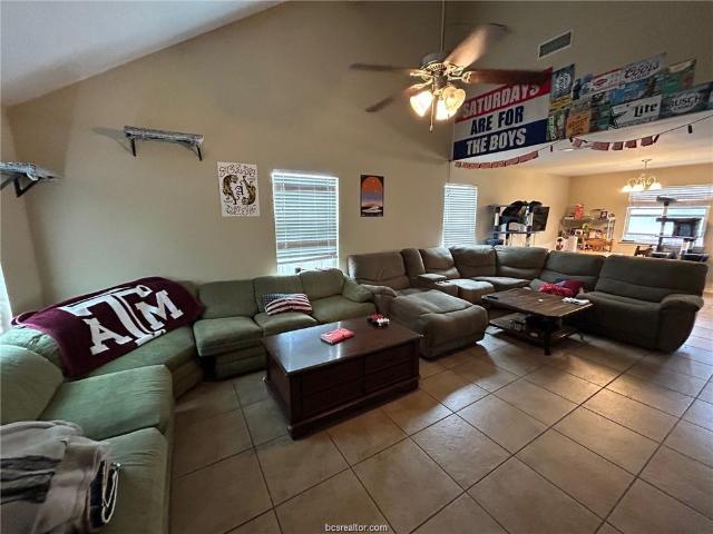 2502 Horse Shoe Drive