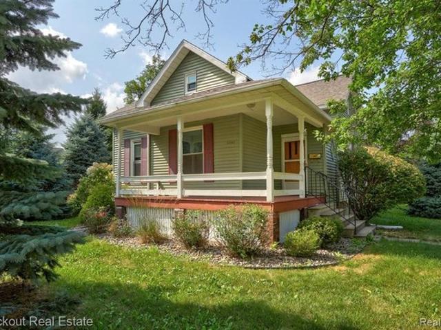 2502 Stobbe St, Saginaw, MI 48602