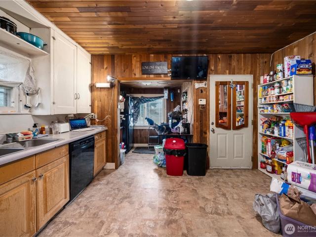 2502 S 74th Street
