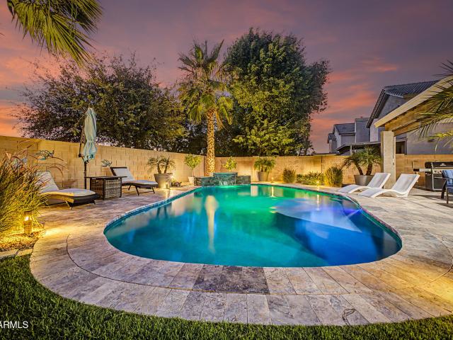 2502 s lynch