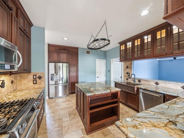 2502 Sea Horse Court