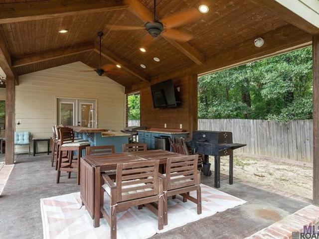 2502 Shady Bend Ct, Zachary, LA 70791