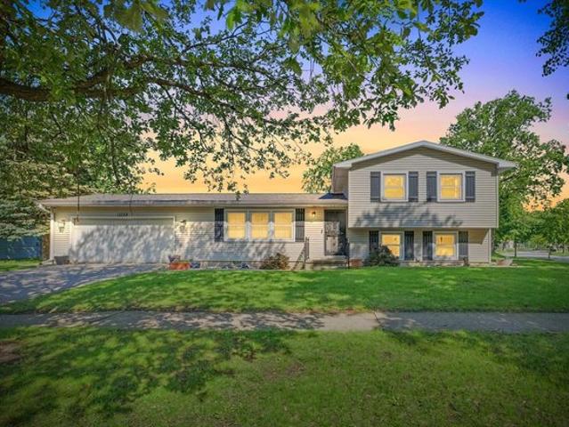 2502 Southwood Dr, Champaign, IL 61821