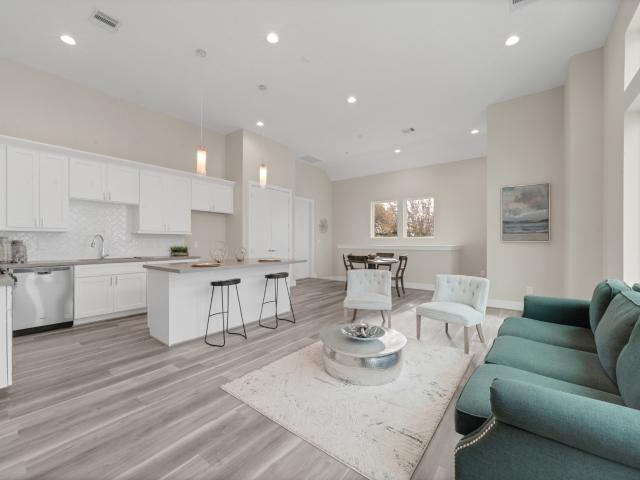 2502 W Tidwell Road A