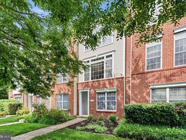 25033 Justice Dr, Chantilly, VA 20152