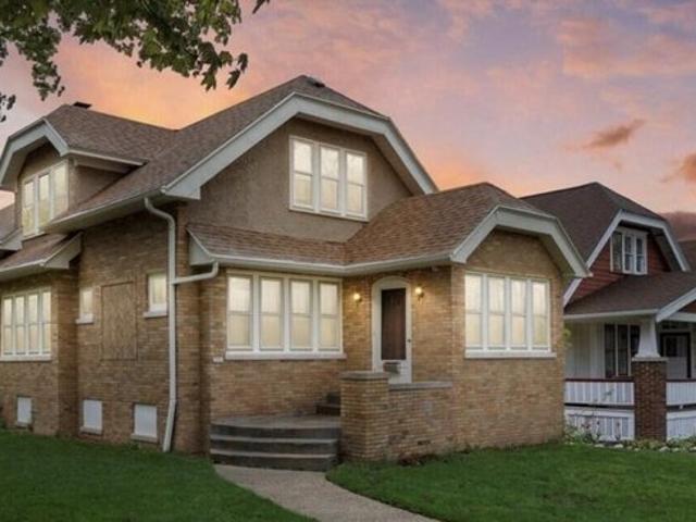 2503 N 48th St, Milwaukee, WI 53210