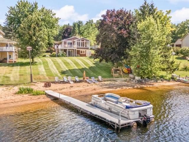 2503 N Mundy Ave, White Cloud, MI 49349