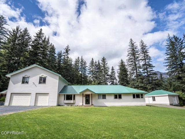 2503 Cedar St, Seward, AK 99664