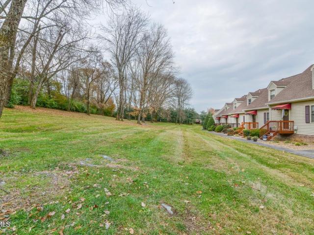 2503 East Lakeview Drive 13