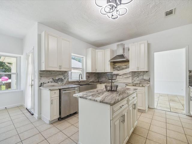 2503 Hodges Bend Circle